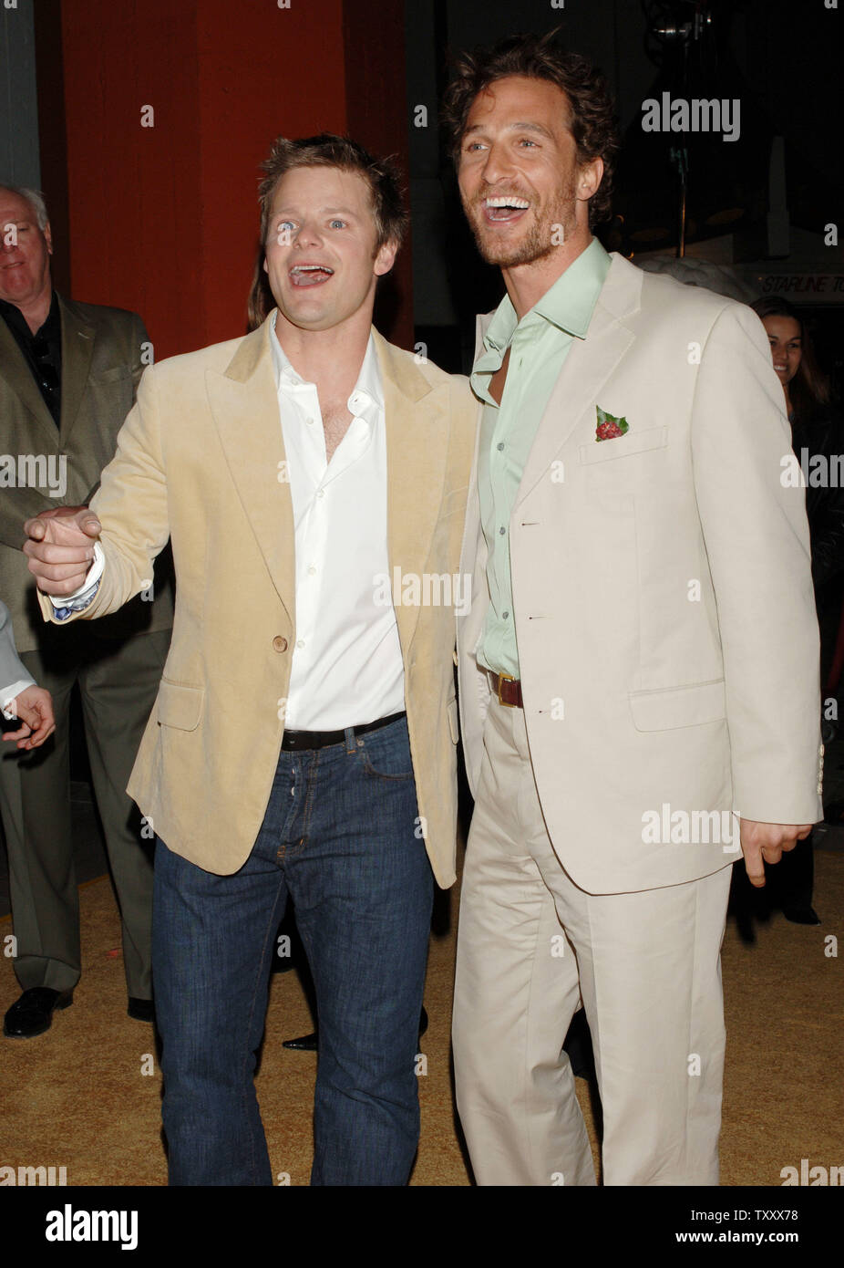 Steve zahn matthew mcconaughey 2005 hi-res stock photography and images ...
