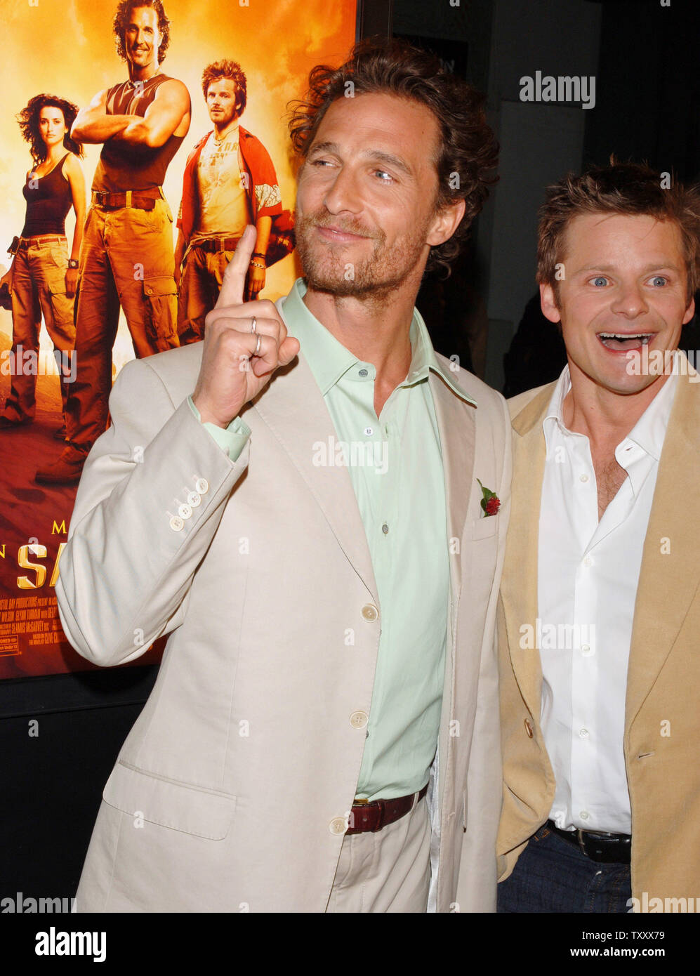 Steve Zahn (R) and Matthew McConaughey, cast members in the new comedy ...