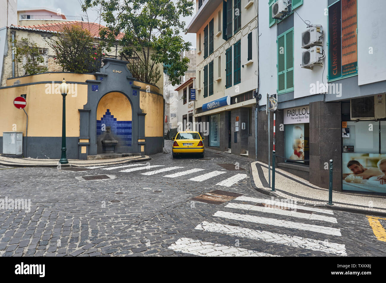 Funchal Old Town, Zone velha, colourful architecture, Funchal, Madeira ...