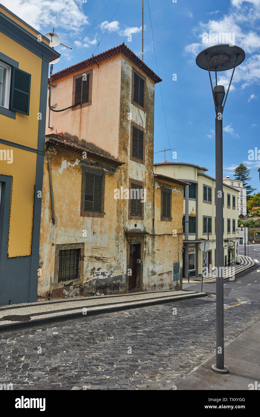 Funchal Old Town, Zone velha, colourful architecture, Funchal, Madeira ...