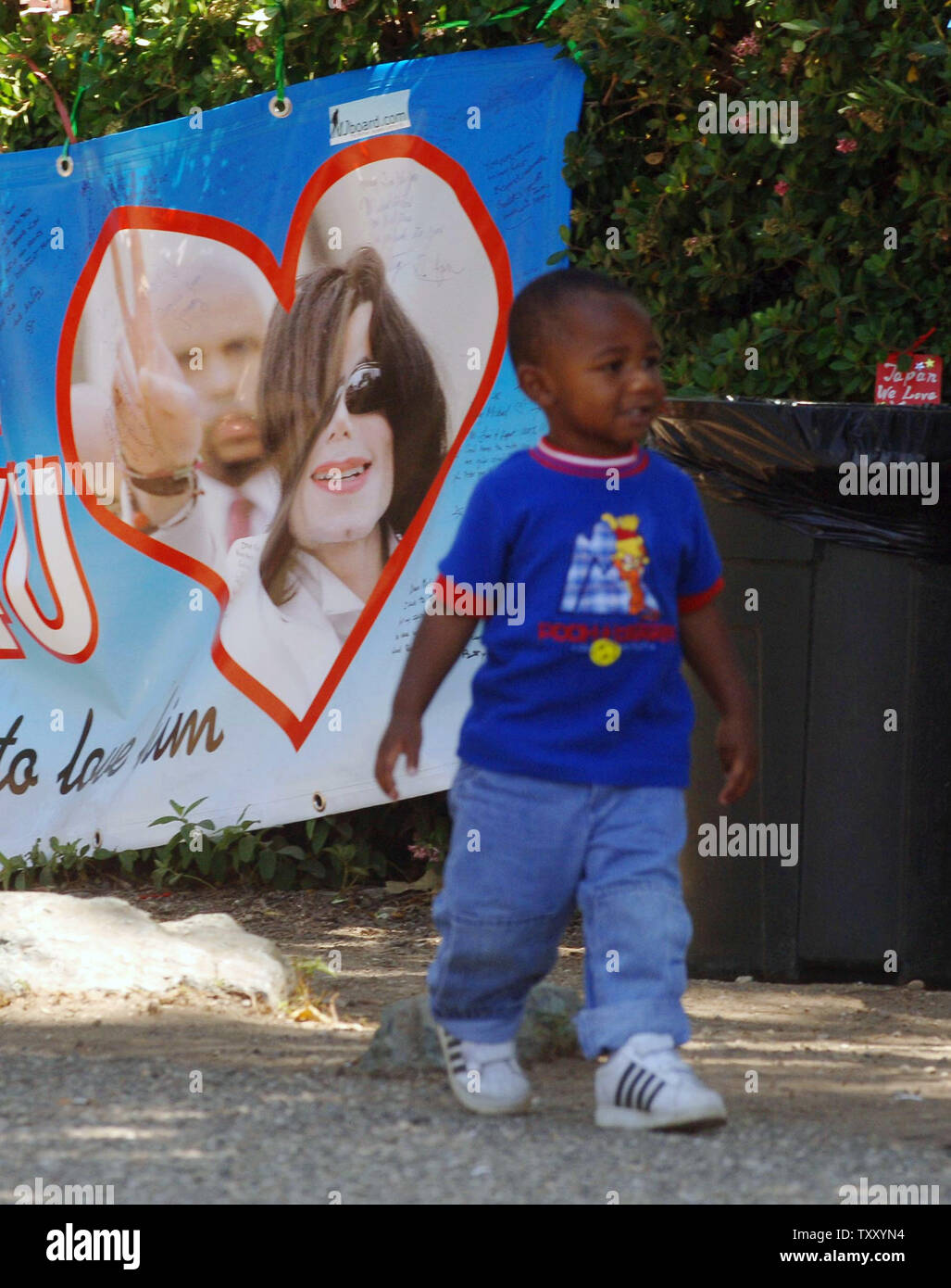 Michael Jackson And His Kids At Neverland Ranch