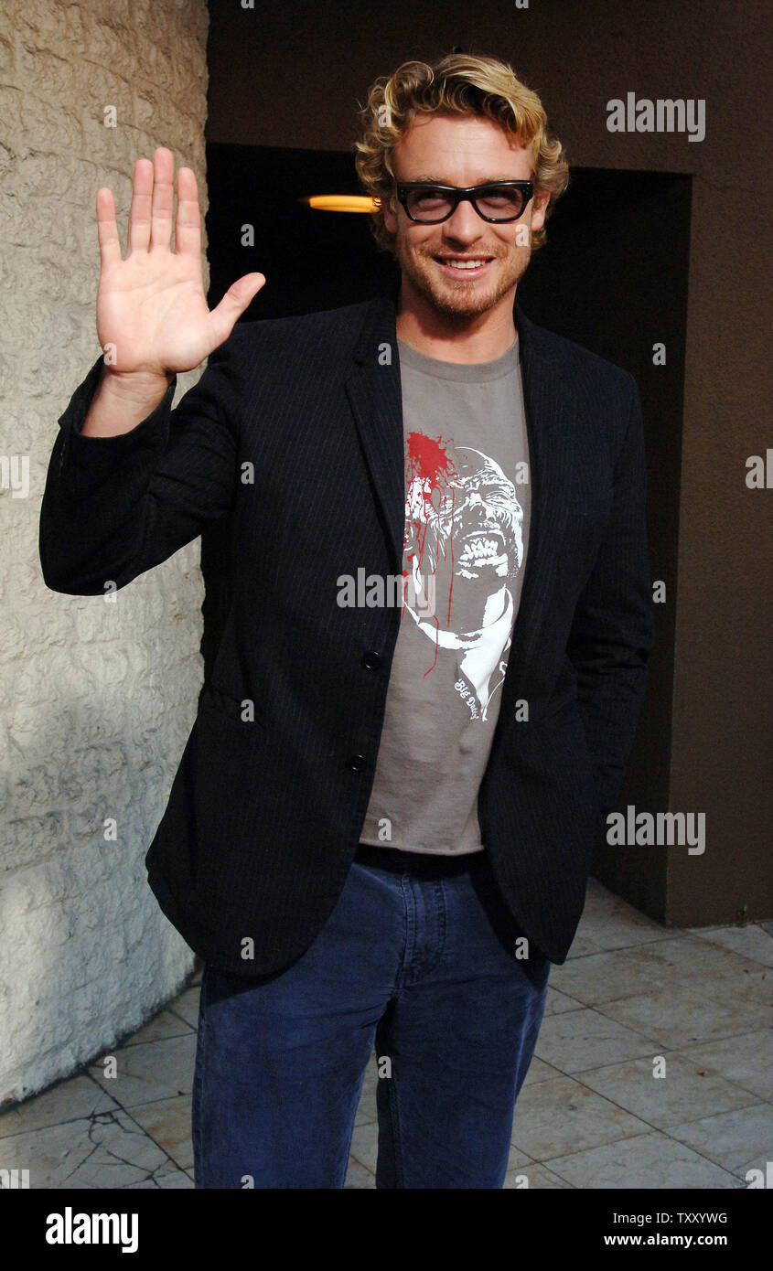 Australian actor Simon Baker, a cast member in the motion picture "Land ...