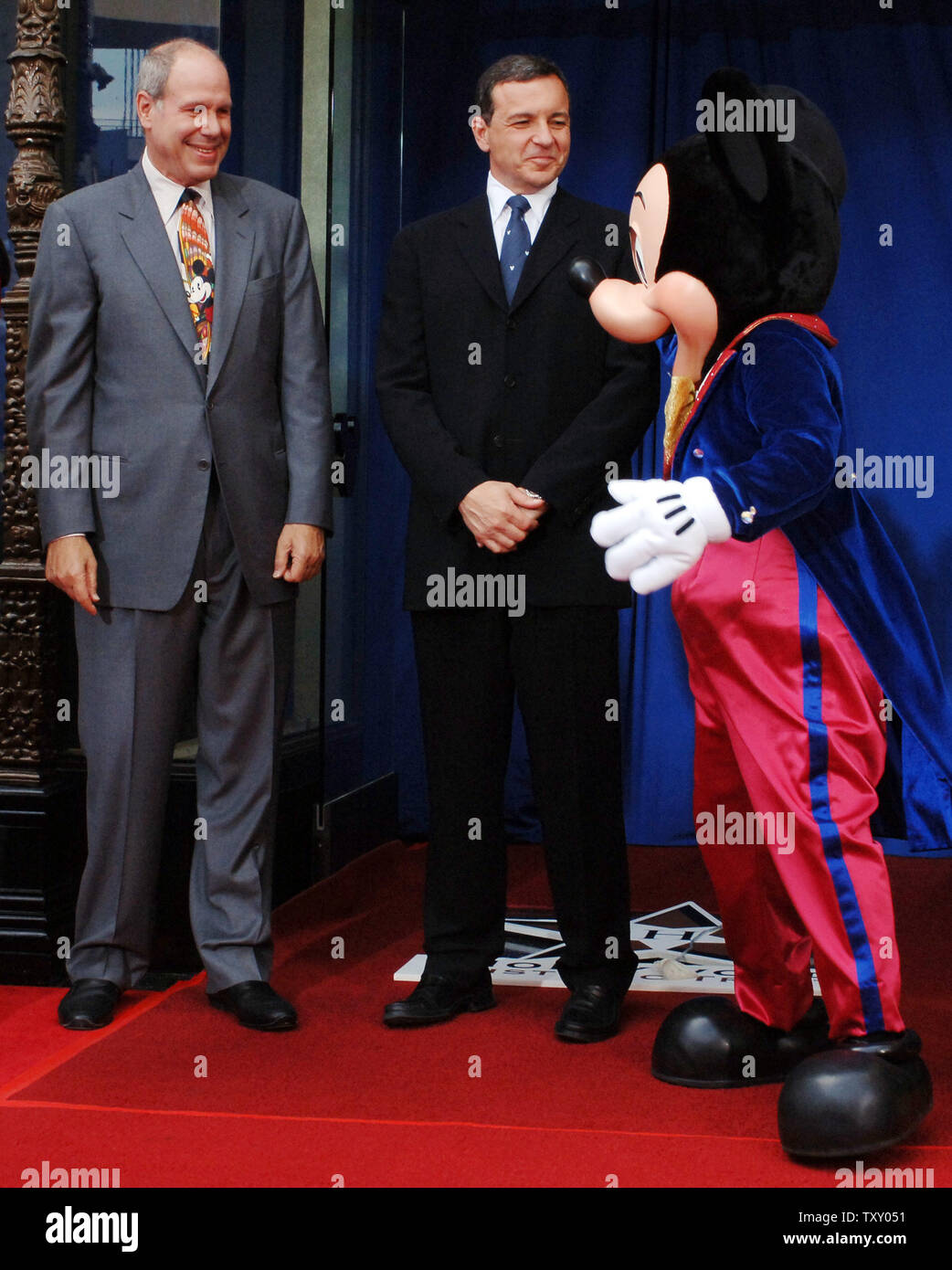 Michael Eisner ( L), chief executive officer of The Walt Disney Company ...