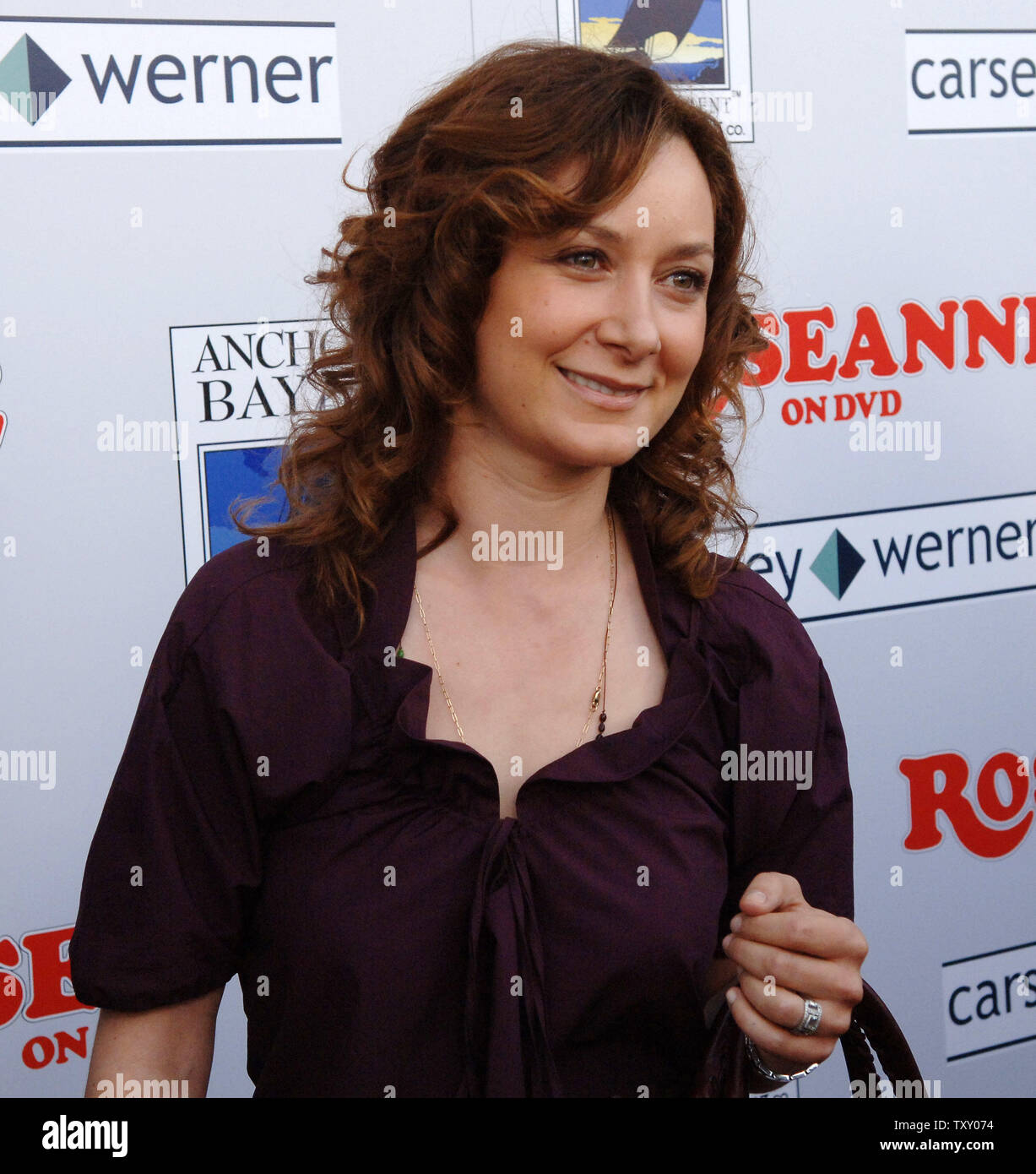 Sara gilbert roseanne hi-res stock photography and images - Alamy