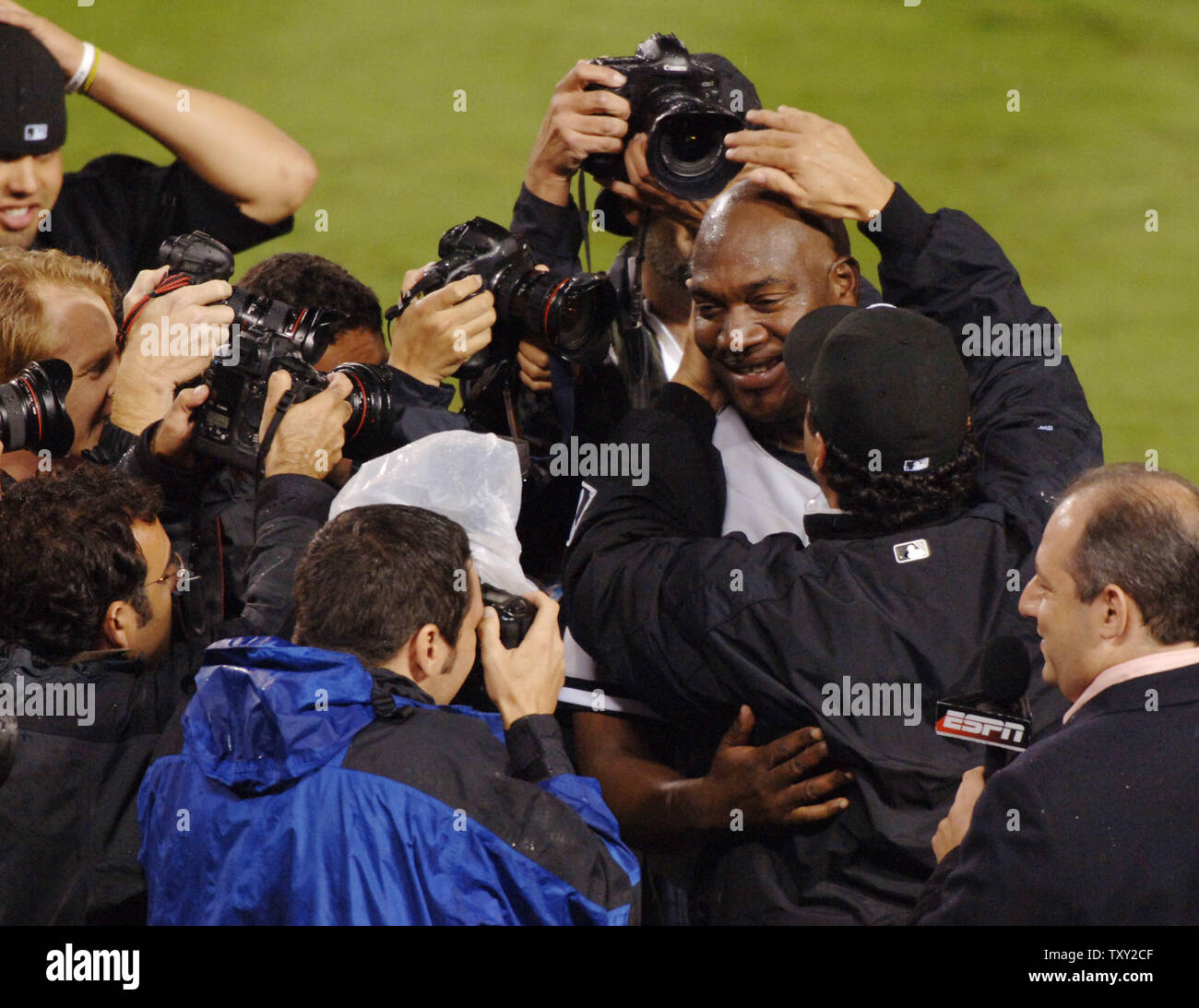 Jose contreras ozzie guillen hi-res stock photography and images - Alamy