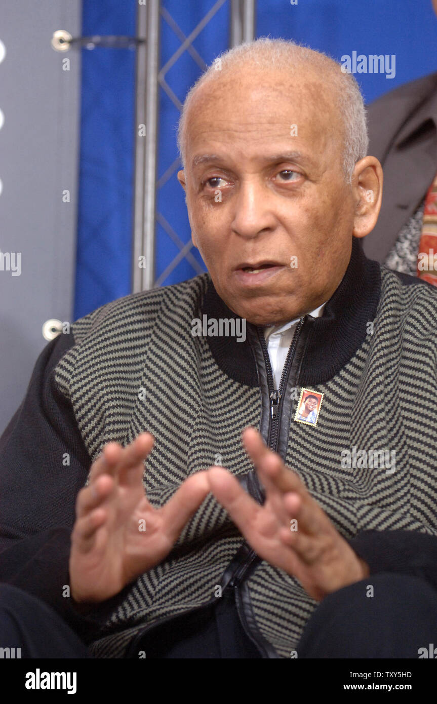 Nephew Edgar Goff attends the dedication of a new 39-cent commemorative ...