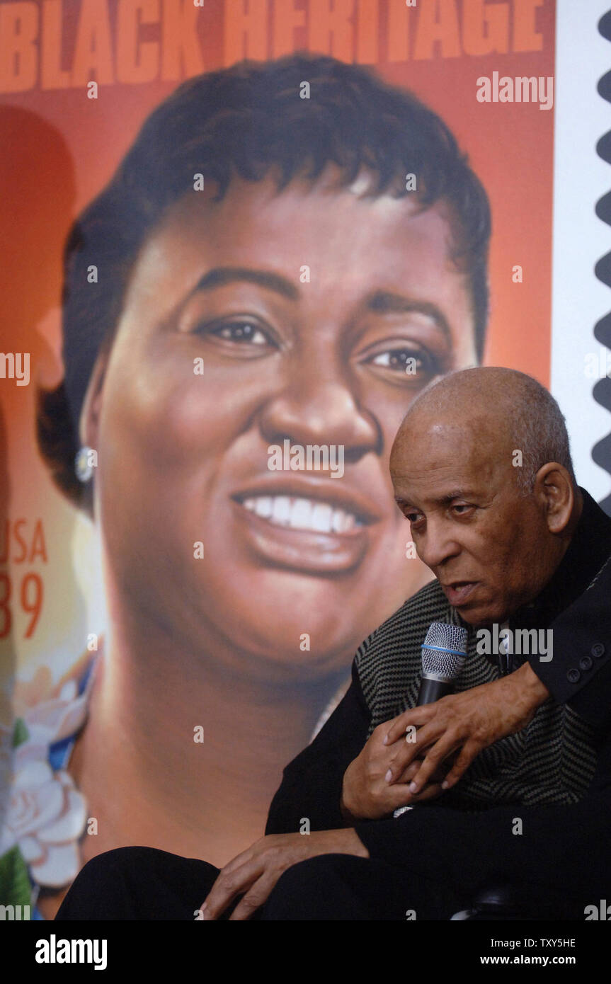 Nephew Edgar Goff attends the dedication of a new 39-cent commemorative ...