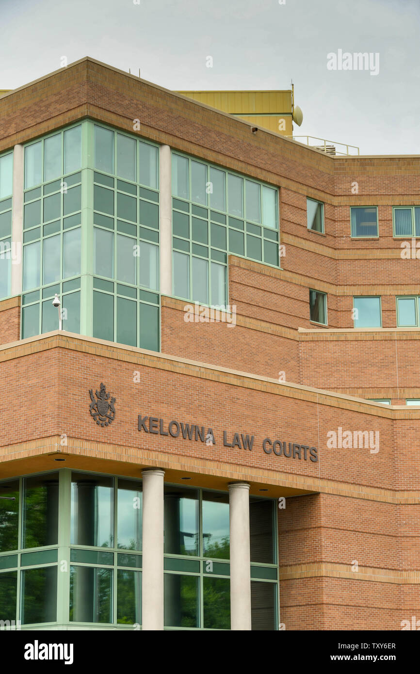 British courts hi-res stock photography and images - Alamy