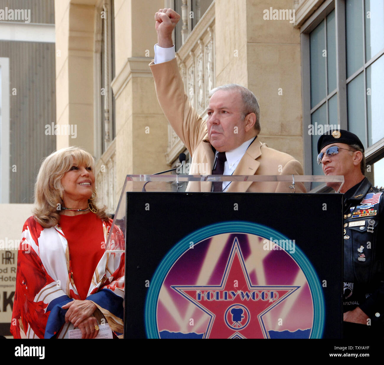 Frank sinatra jr and nancy hi-res stock photography and images - Alamy