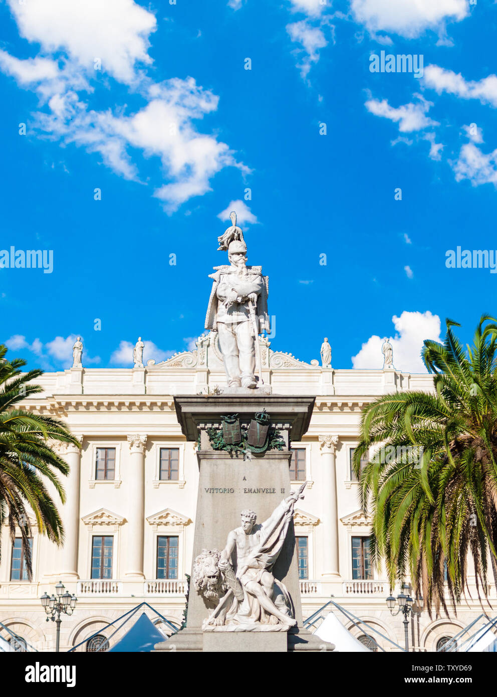 statue in the square of Sassari Stock Photo - Alamy