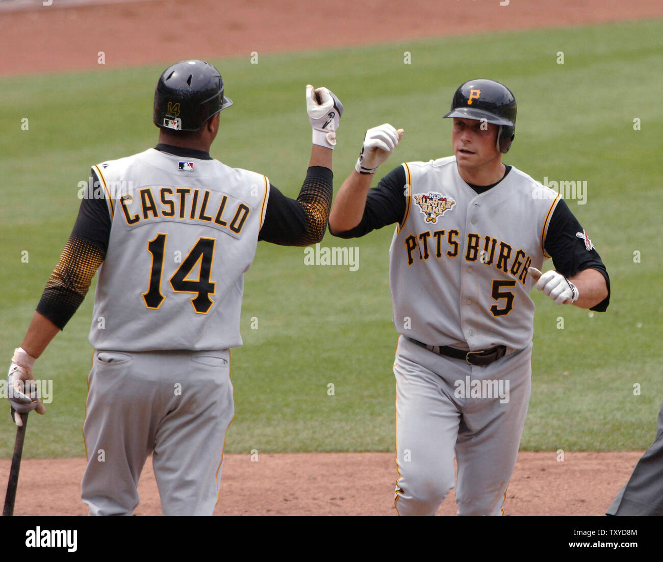 Pittsburgh Pirates Joe Randa (R) is congratulated by Sean Casey after a ...