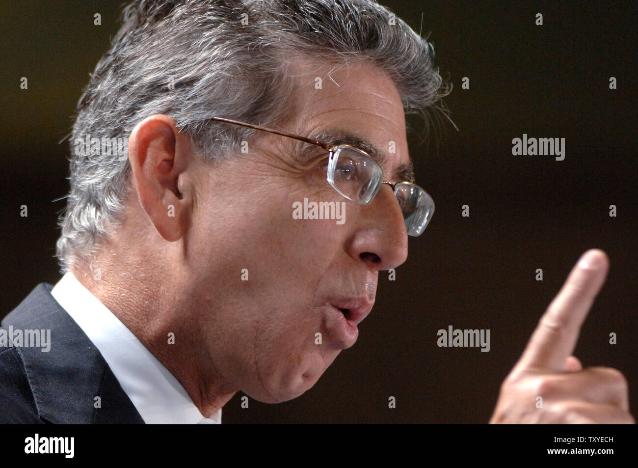 California State Treasurer and Democratic gubernatorial candidate Phil ...