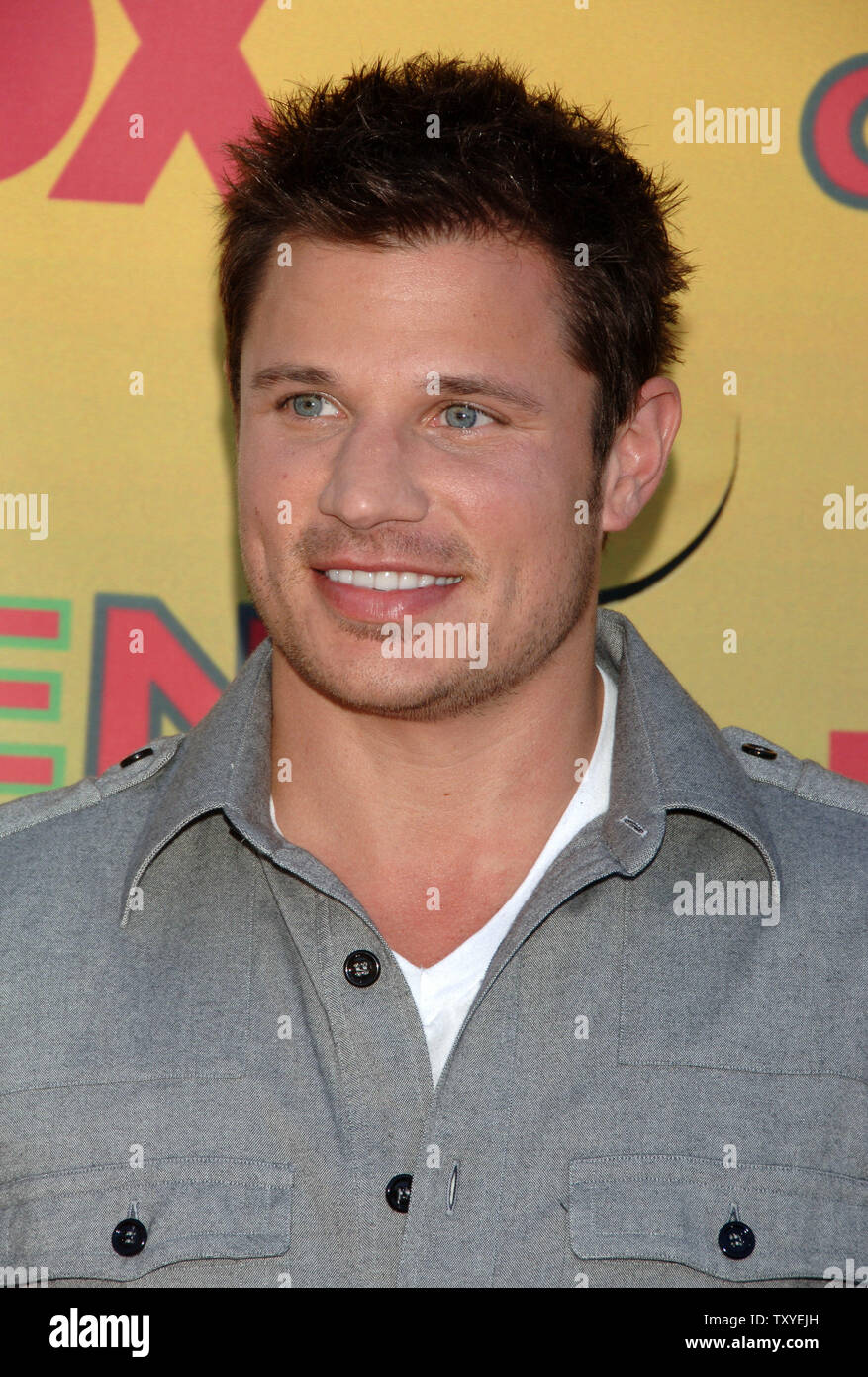 Singer Nick Lachey arrives at the 2006 Teen Choice Awards in Universal ...