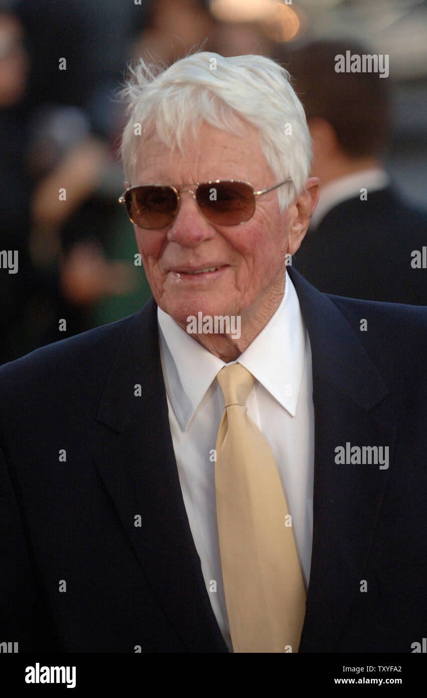 Actor Peter Graves arrives for the Los Angeles premiere of the film ...