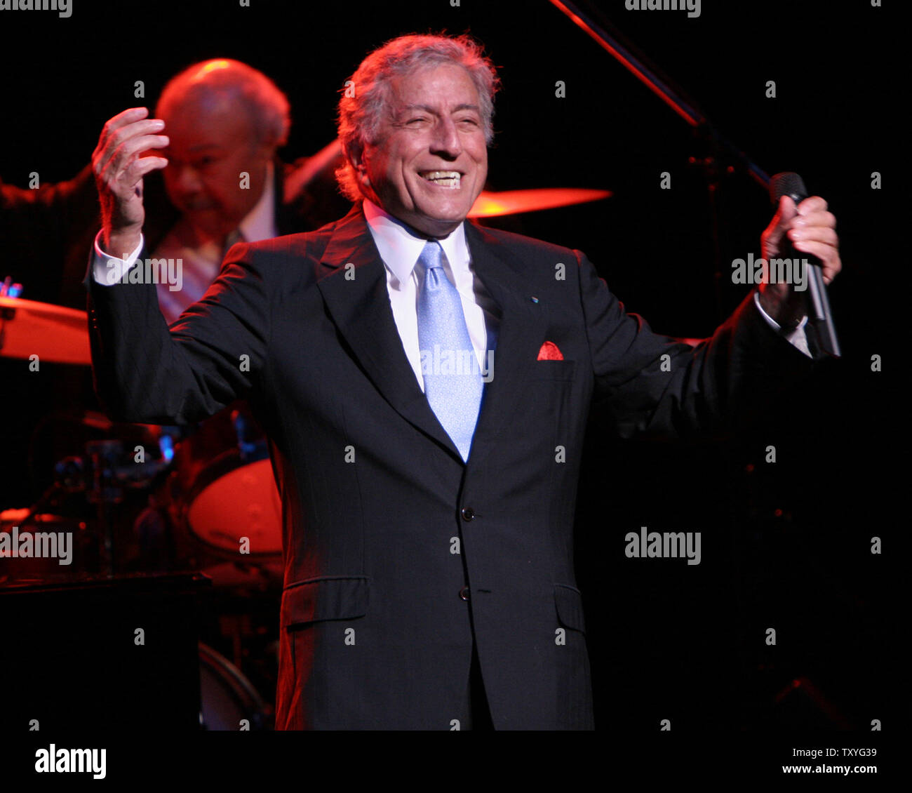Singer Tony Bennett performs in concert at the Orange County Performing ...