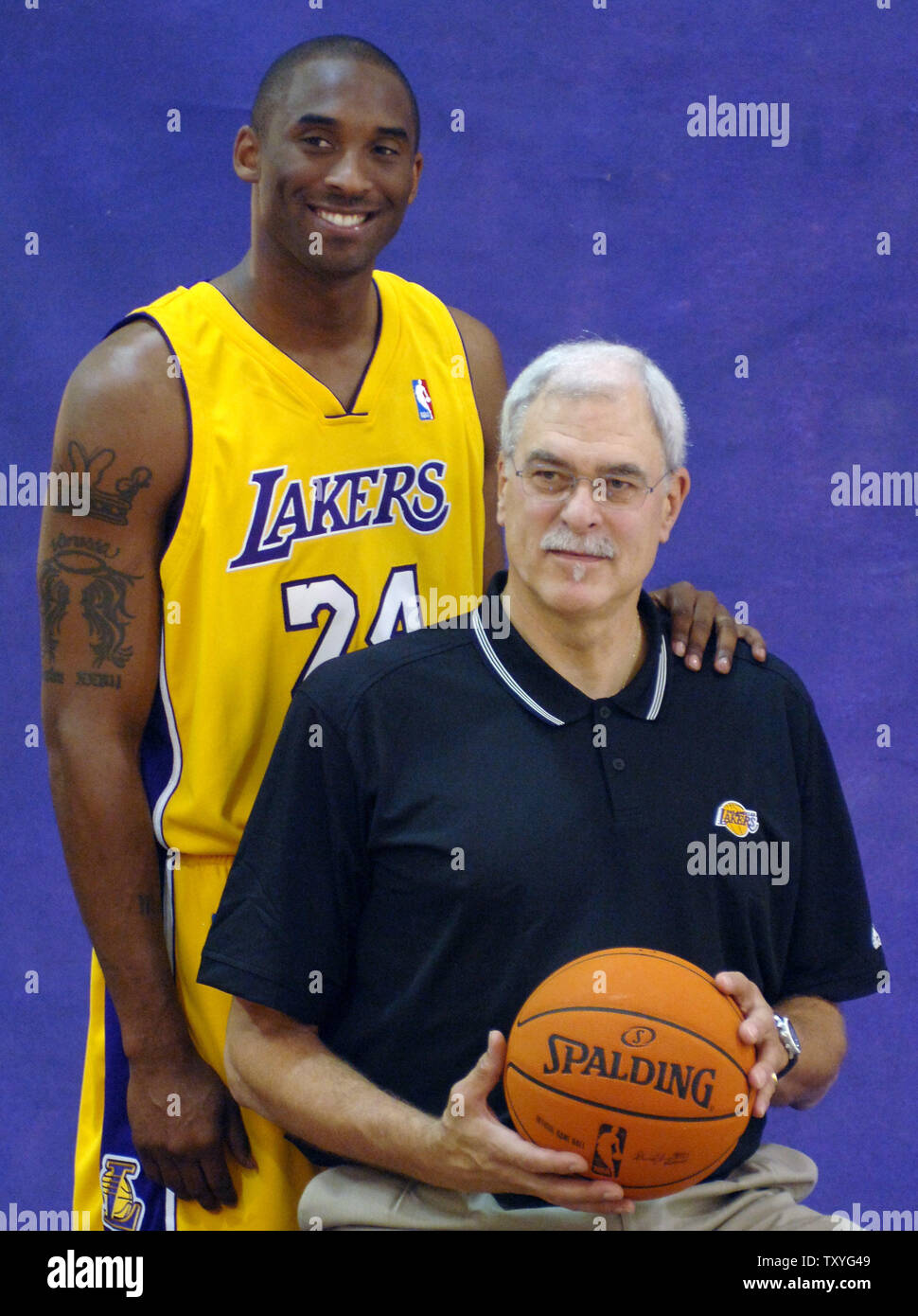 Jim jackson basketball hi-res stock photography and images - Alamy