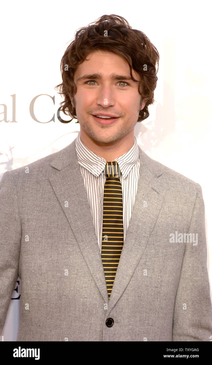 Matt dallas arrives hi-res stock photography and images - Alamy