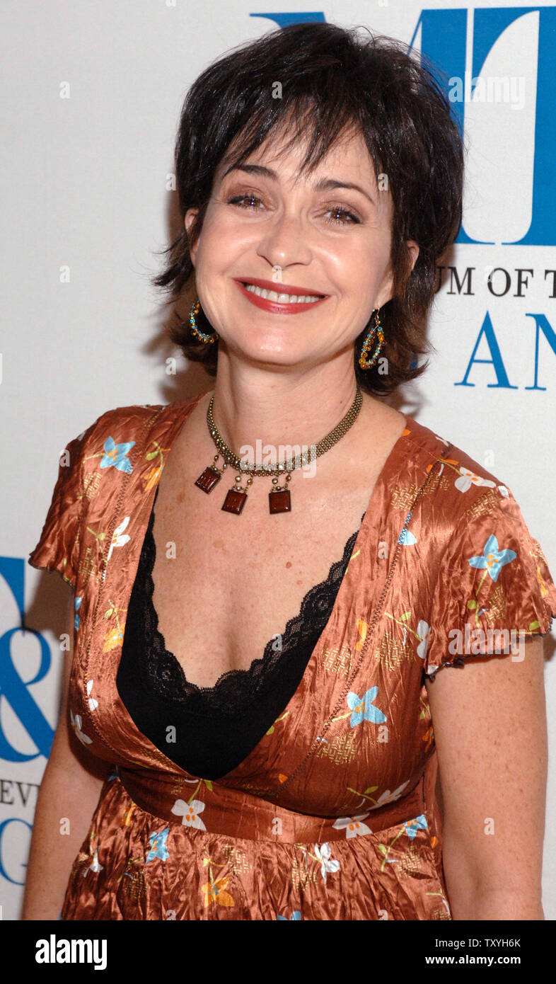 Annie Potts Whos Harry Crumb