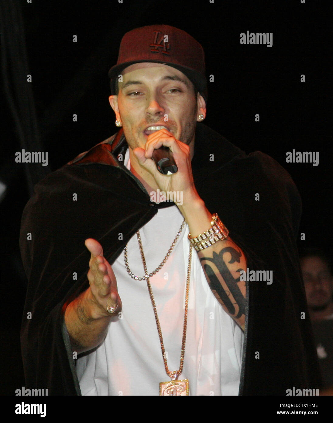 Dancer and singer Kevin Federline performs in concert at the Halloween ...