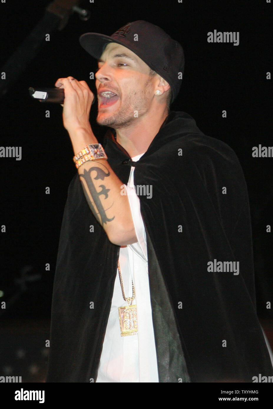 Dancer and singer Kevin Federline performs in concert at the Halloween ...
