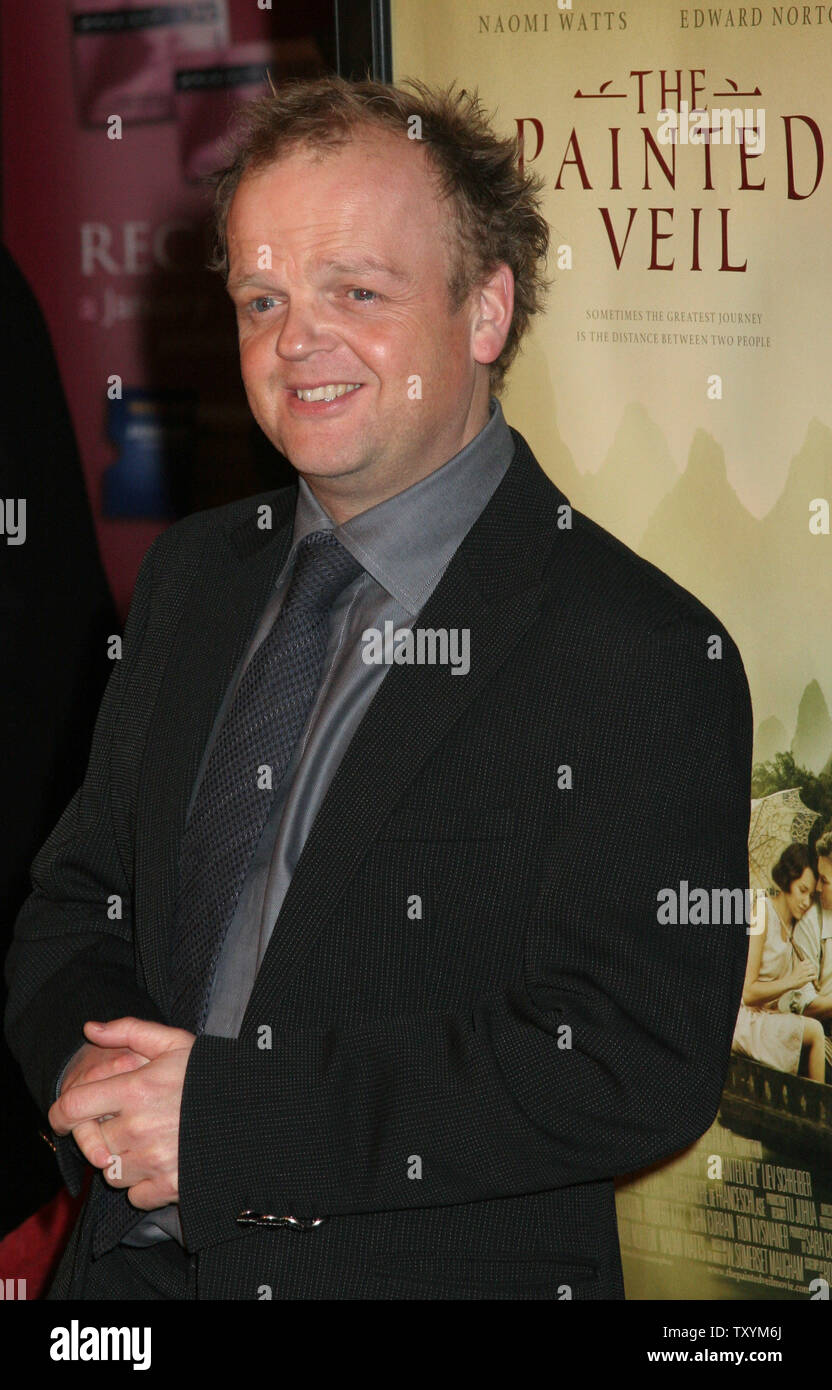 Actor Toby Jones arrives for the premiere of the film "The Painted Veil ...