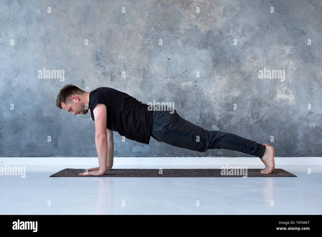 Full plank hi-res stock photography and images - Alamy