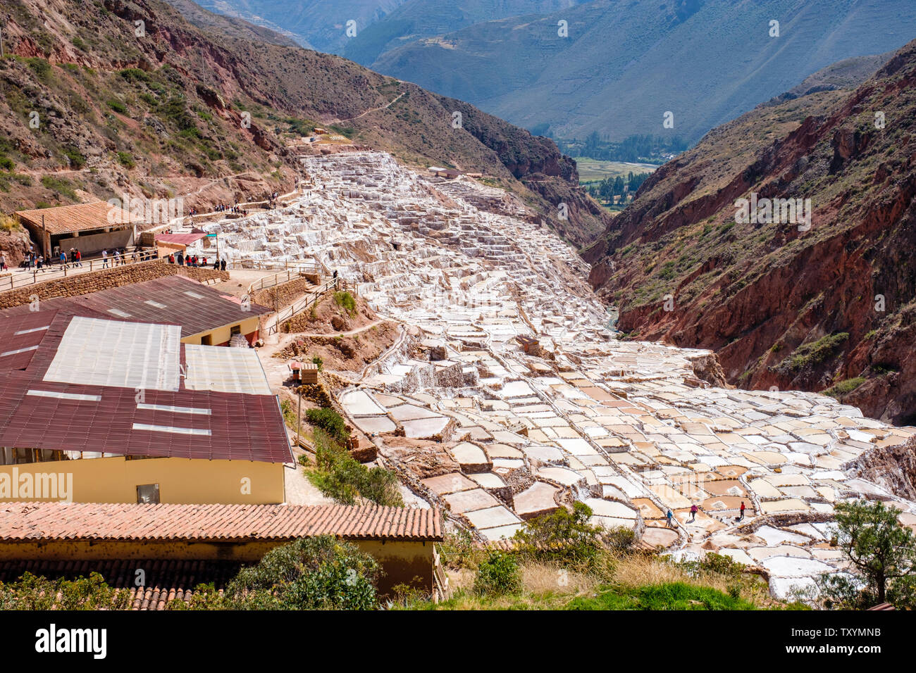 Salineras de Maras / Maras Salt Mines. Salt extraction at Maras salt ...