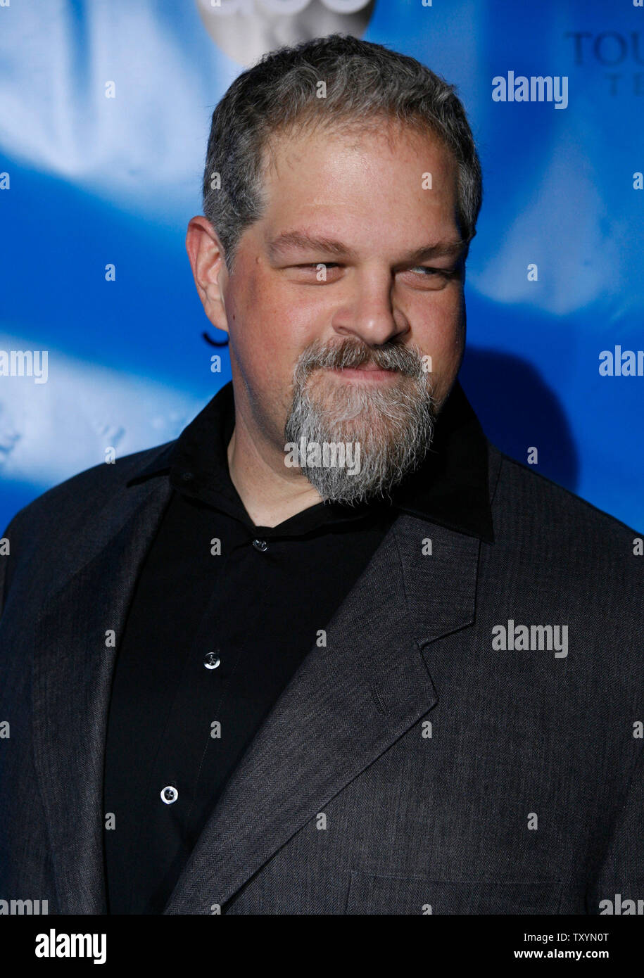 Abraham benrubi men in trees hi-res stock photography and images - Alamy