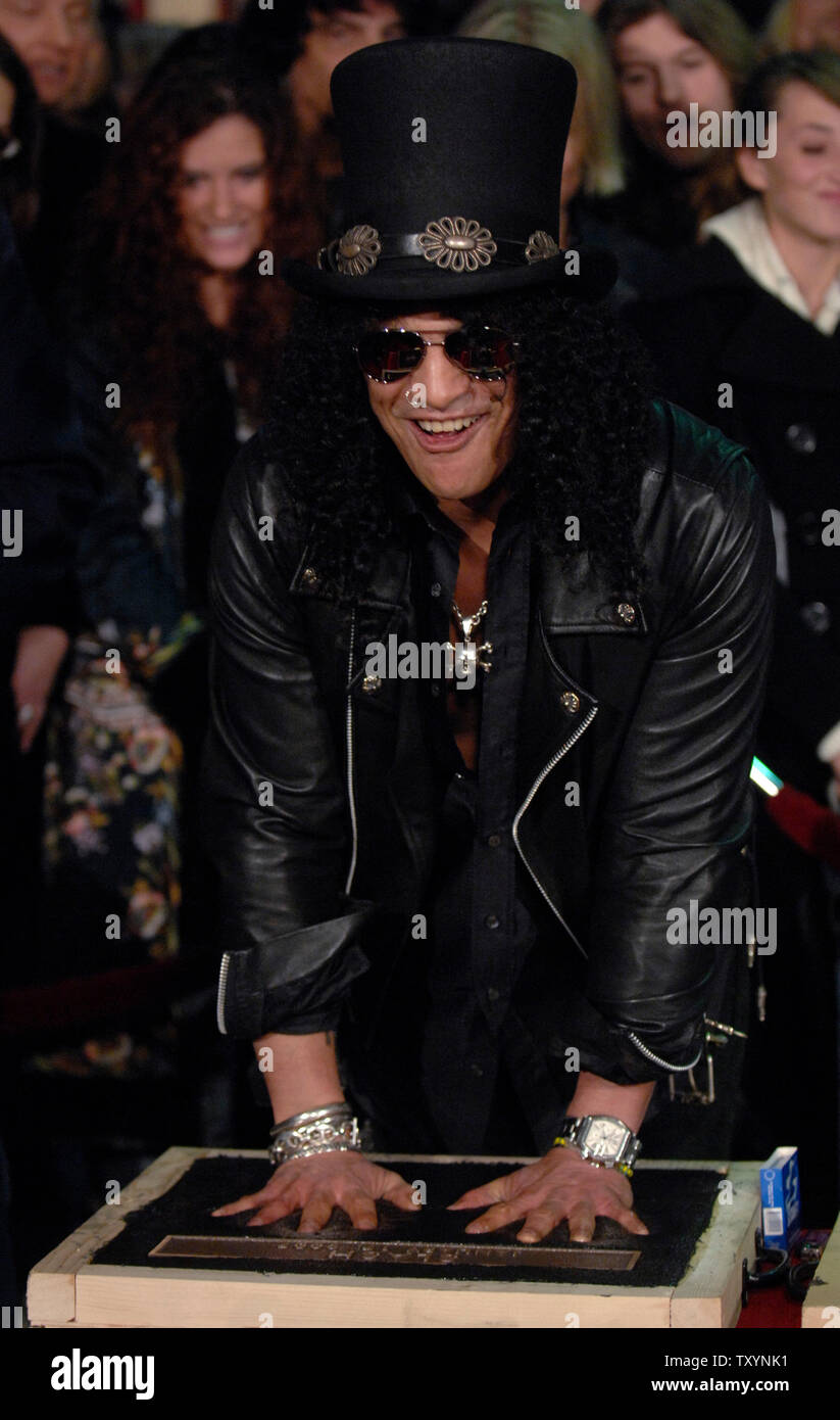 Slash is inducted into Hollywood's RockWalk with a ceremony where he ...