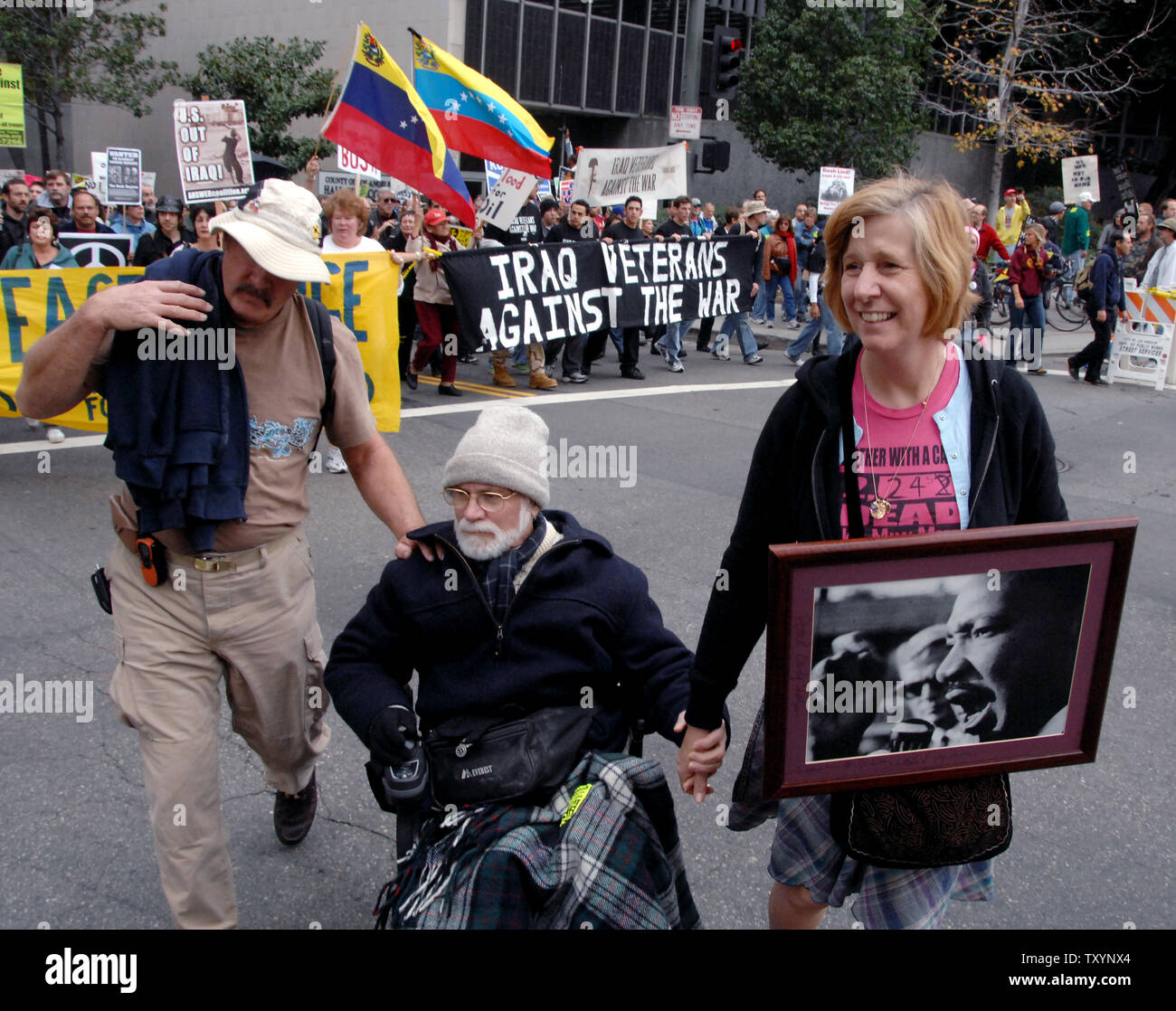 Ron kovic hi-res stock photography and images - Alamy