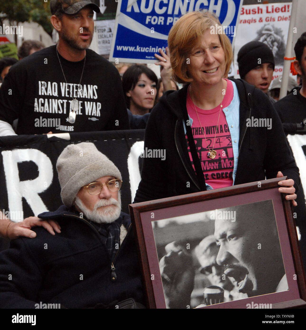 Ron kovic hi-res stock photography and images - Alamy