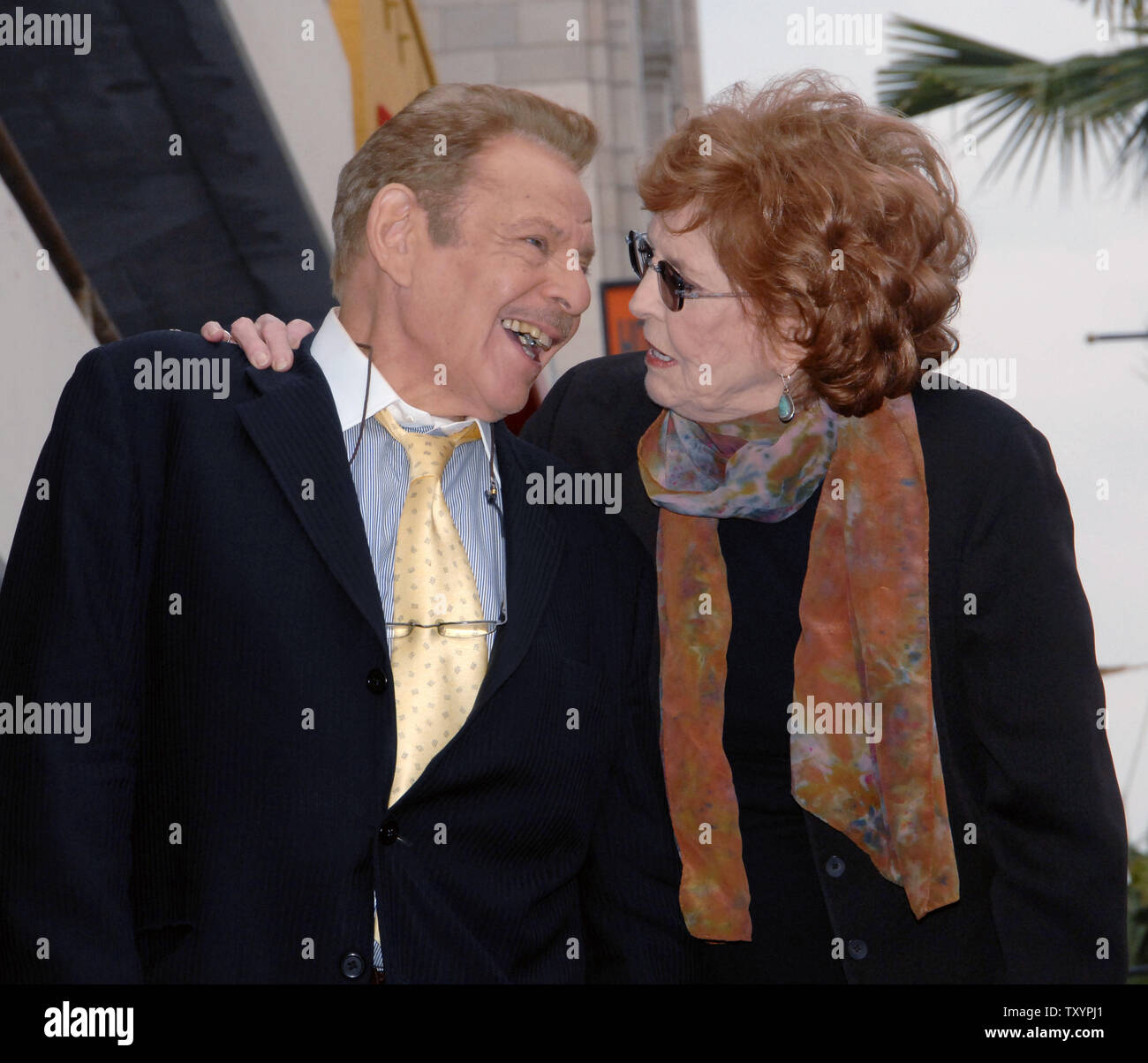 Actors Jerry Stiller and Anne Meara joke around, as they are honored ...