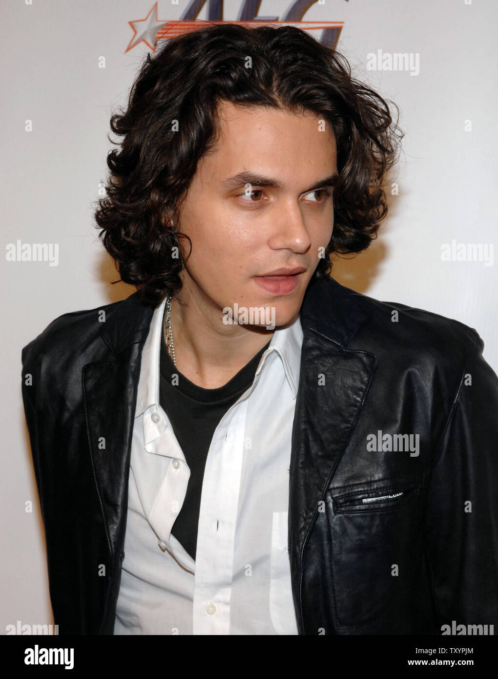 Singer John Mayer arrives for the 2007 MusiCares Person of the Year ...