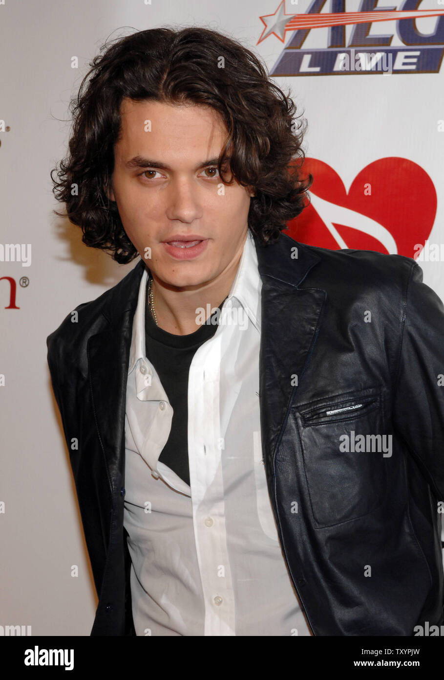 Singer John Mayer arrives for the 2007 MusiCares Person of the Year ...