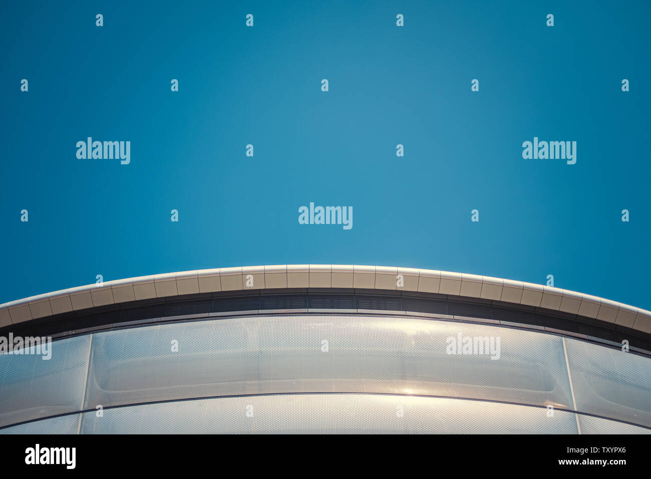 Curved glass structure hi-res stock photography and images - Alamy