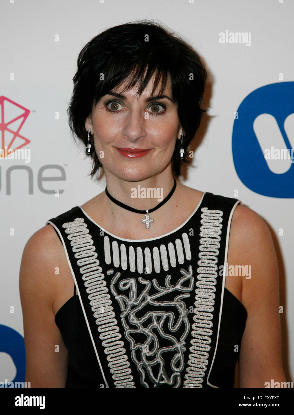 Enya singer hi-res stock photography and images - Alamy