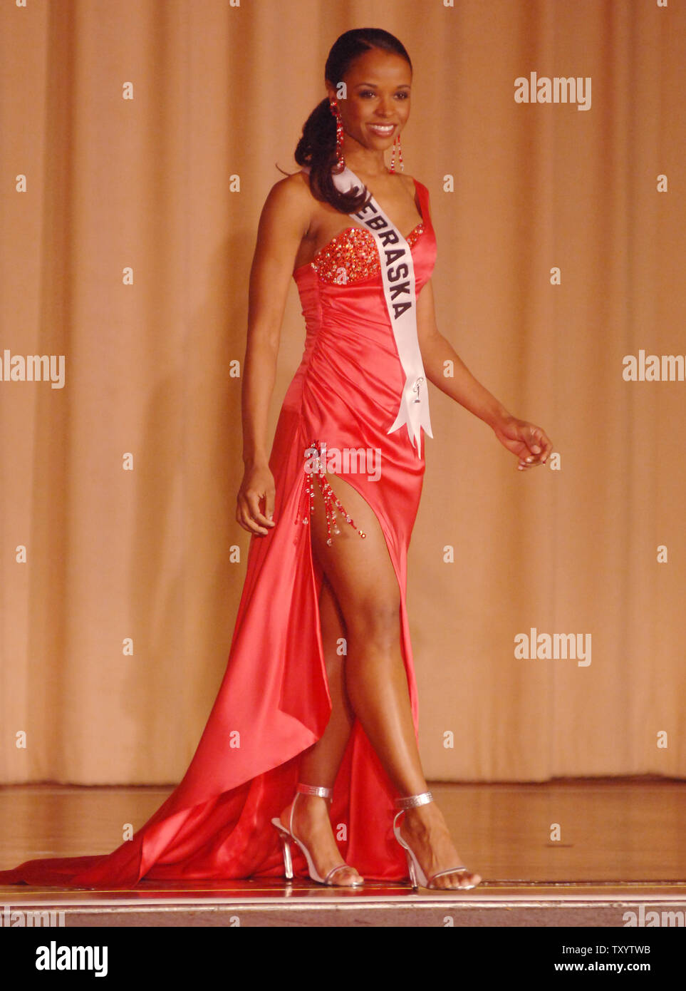 2007 Miss USA hopeful Geneice Irene Wilcher of Omaha, Nebraska takes ...