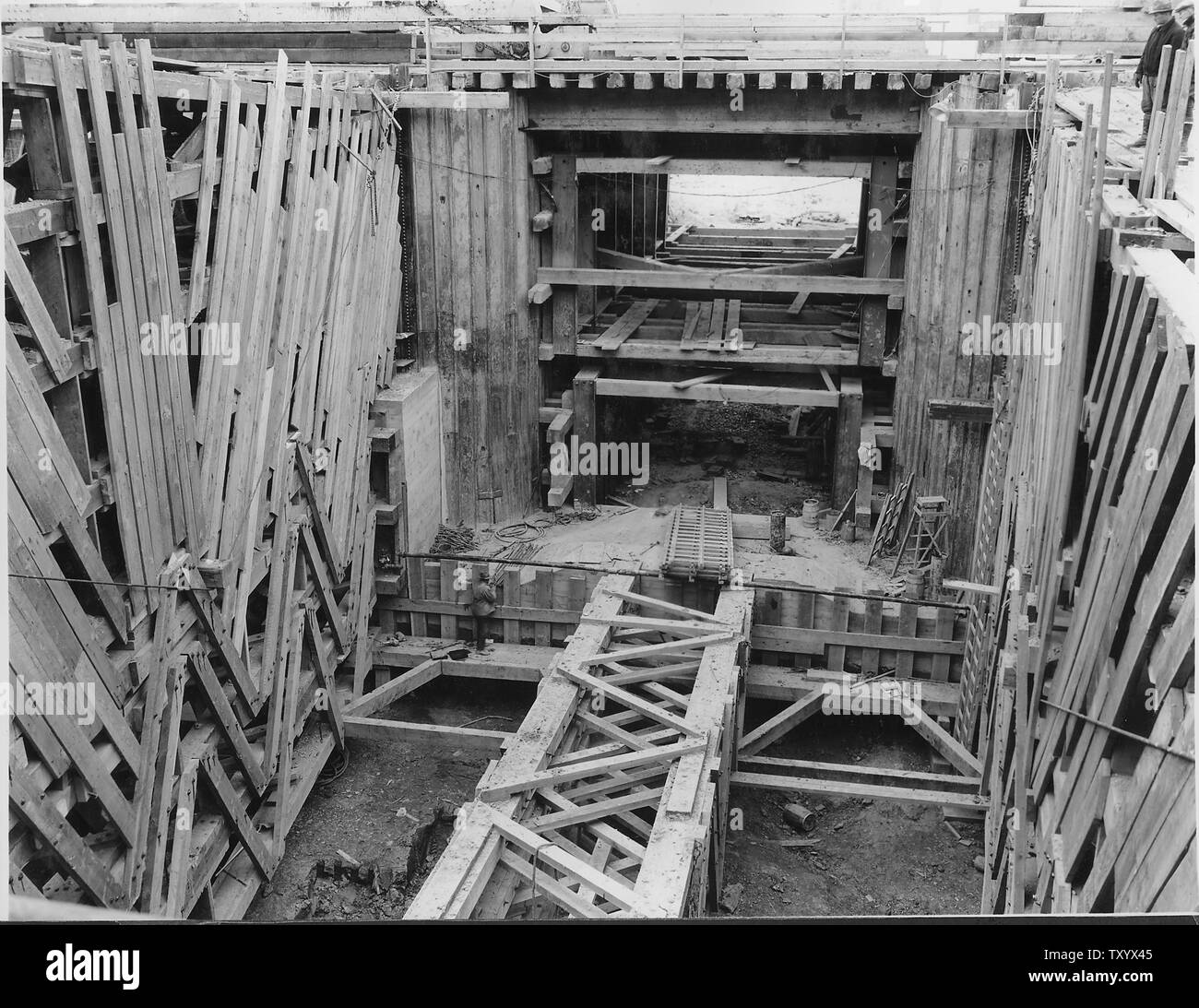 Concrete bulkhead across the haul ramp in 'block 40' after excavating ...
