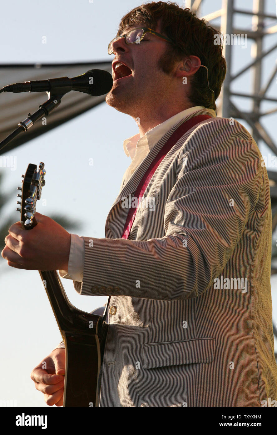 Singer sings during opening day hi-res stock photography and images - Alamy