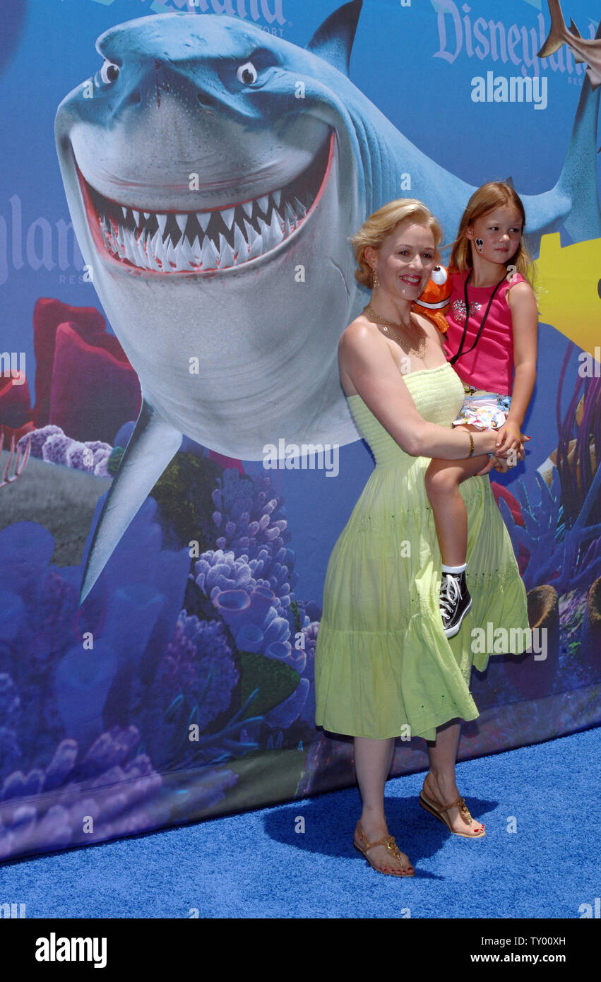 Actress Penelope Ann Miller arrives with her daughter Eloisa May for ...