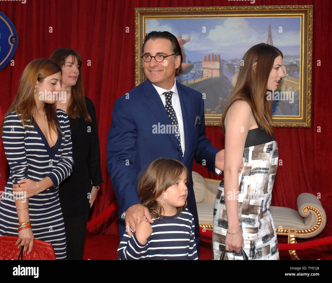 Andy garcia family hi-res stock photography and images - Alamy