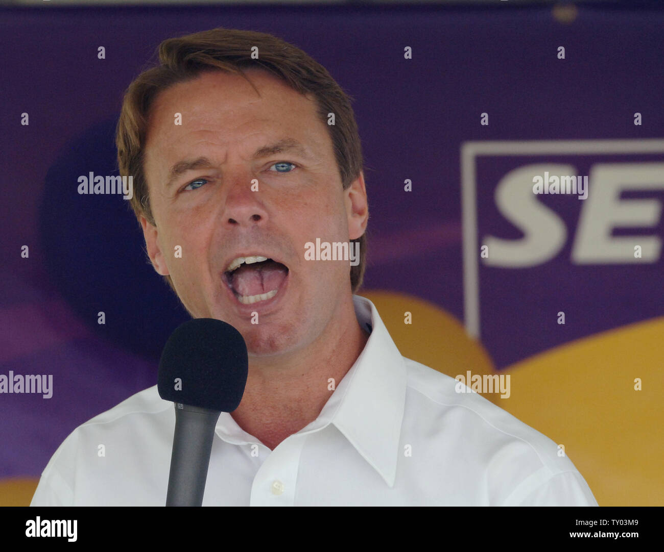 Former U.S. Senator John Edwards (D-NC) speaks on trade, health care ...