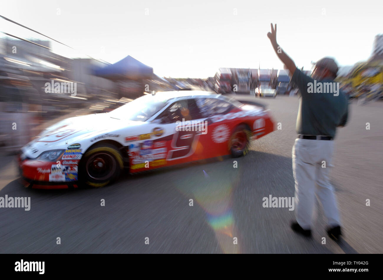 Car number 9 hi-res stock photography and images - Alamy