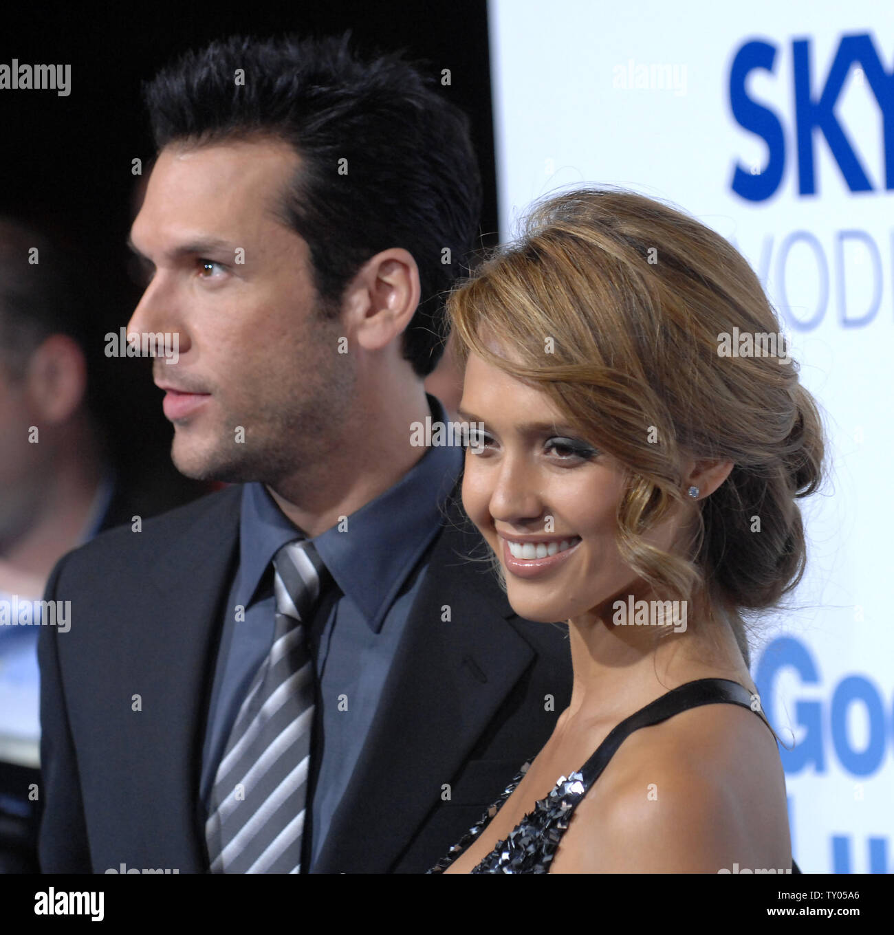 Jessica alba dane cook hi-res stock photography and images - Alamy