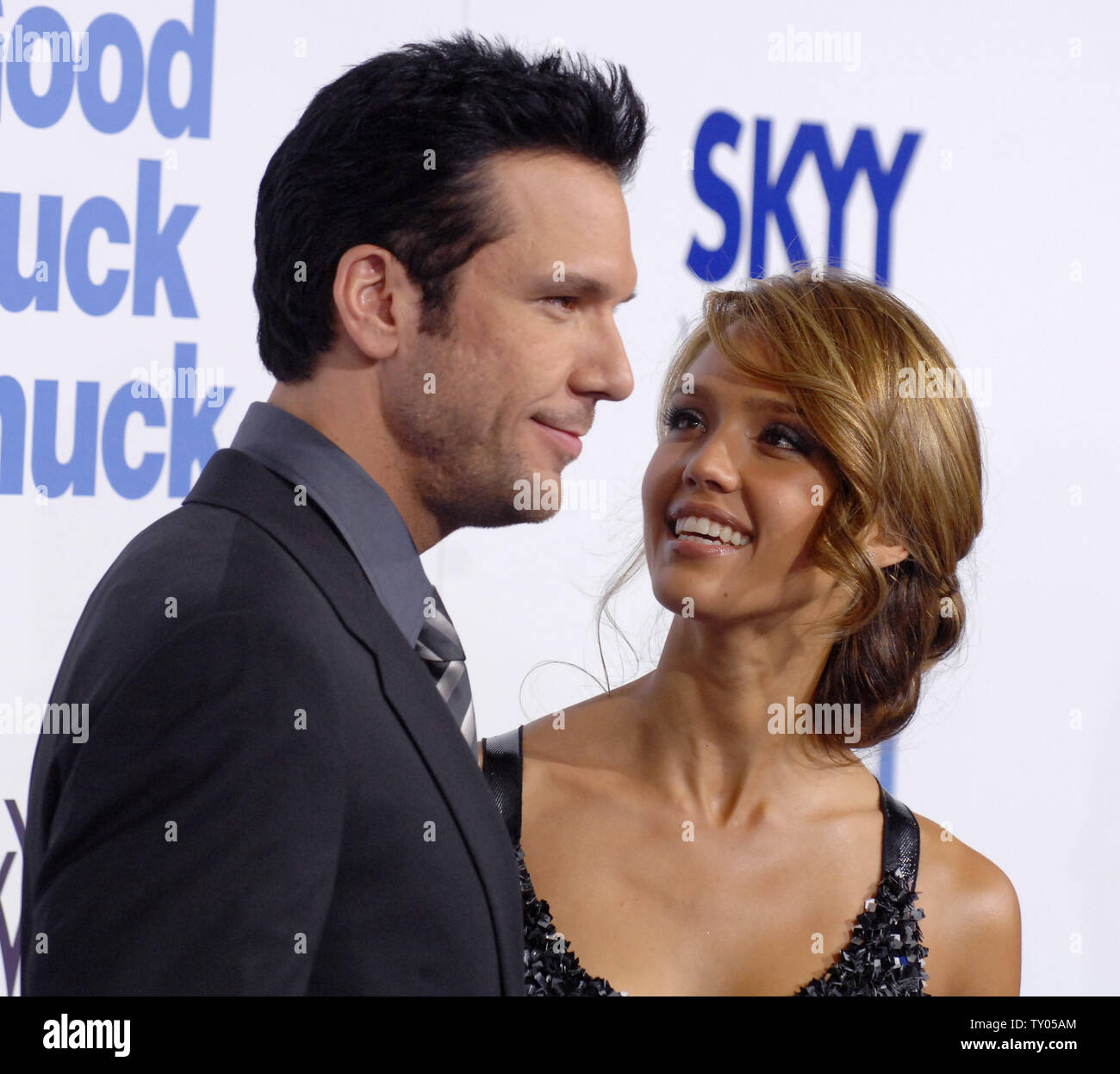 Dane Cook (L) and Jessica Alba, stars of the motion picture romantic ...