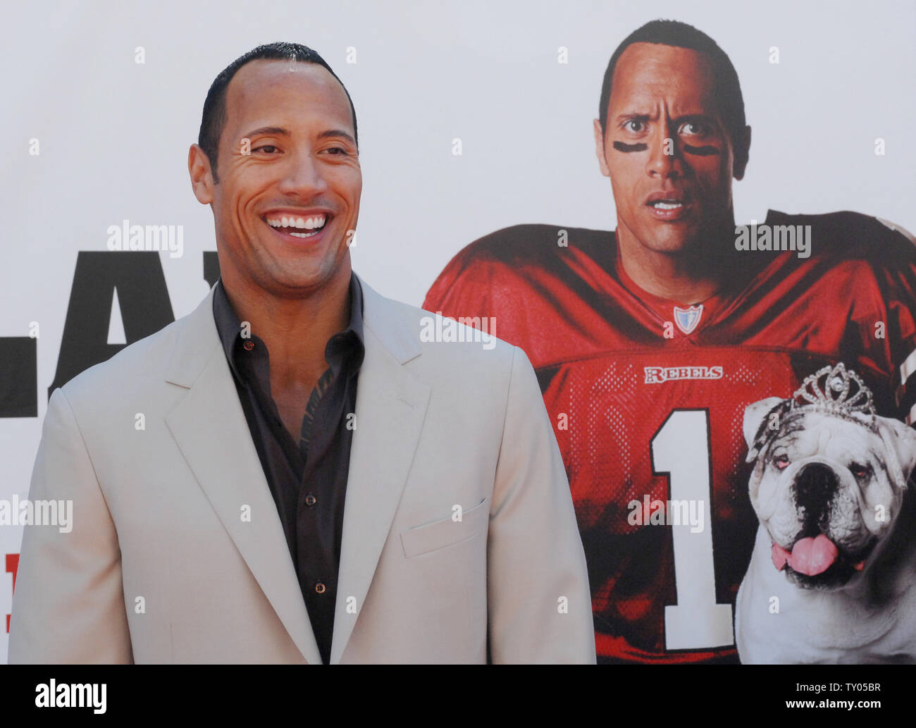 Dwayne johnson the game plan hi-res stock photography and images - Alamy