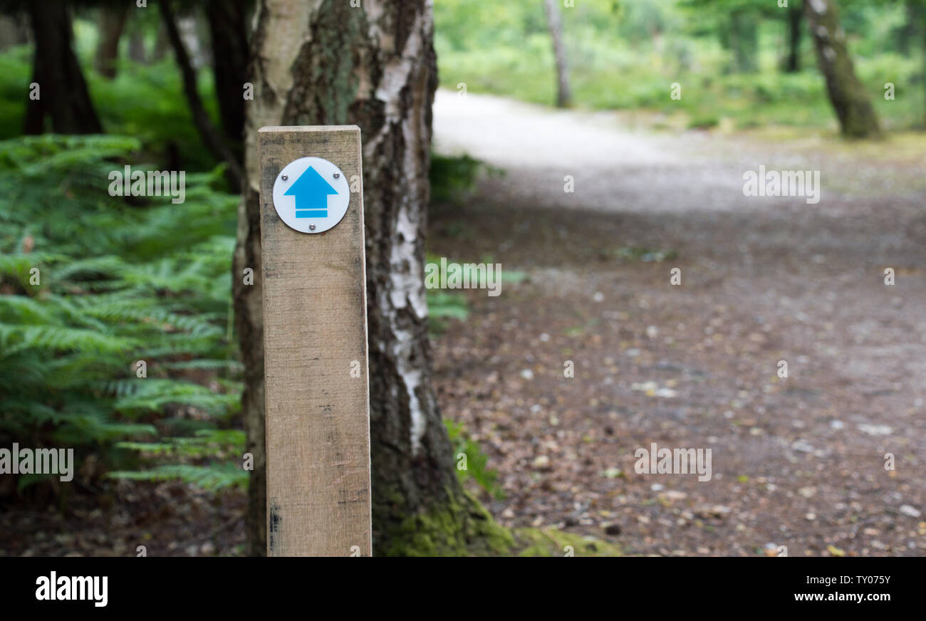 Walking route marker hi-res stock photography and images - Alamy