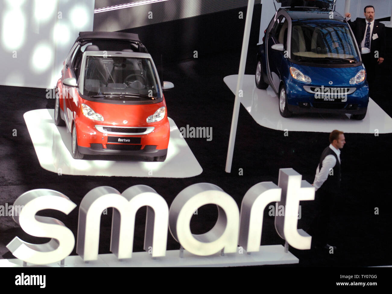 Models of the Smart car, which will be available in the United States ...