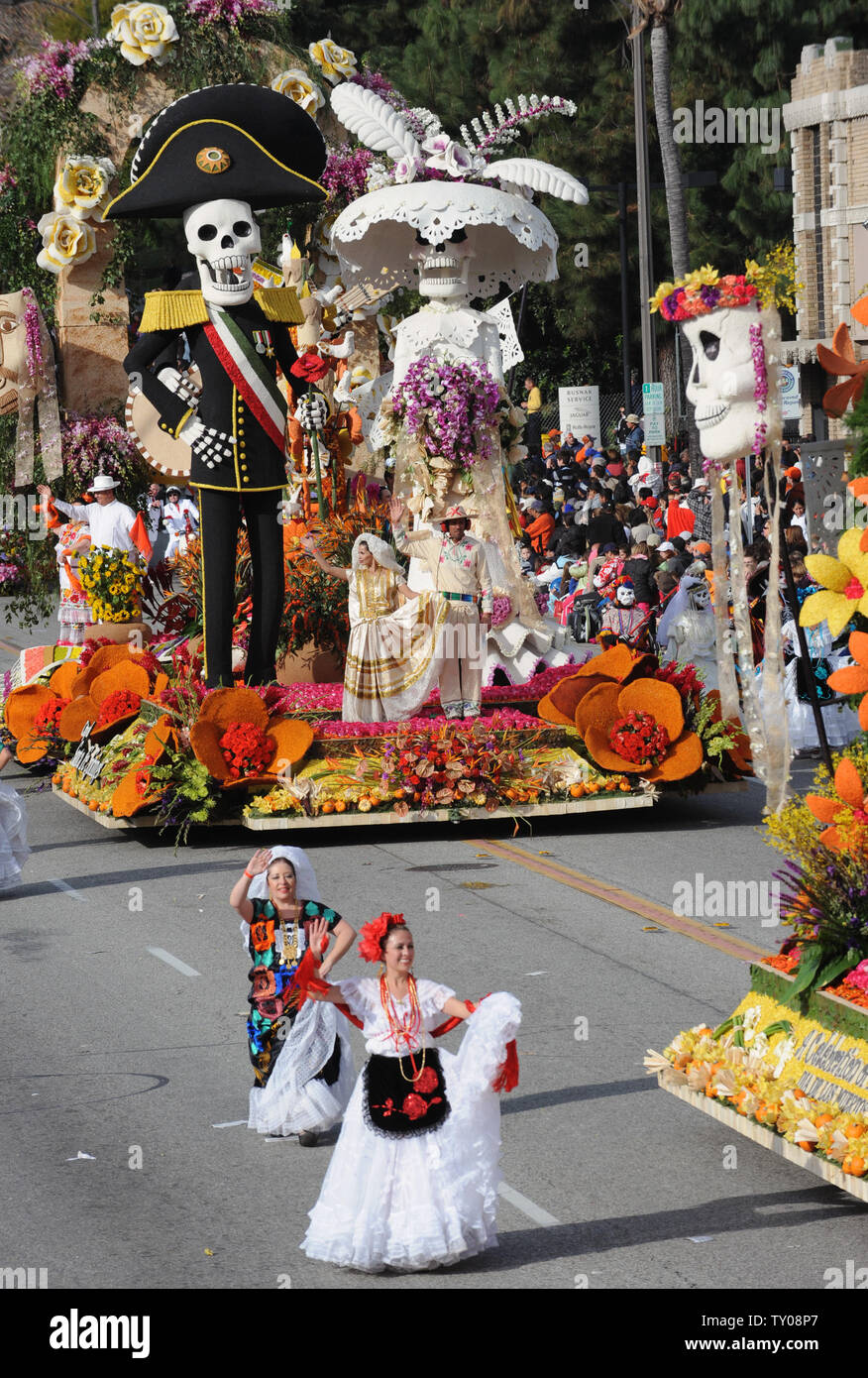 The "Celebration of Life-Dia De Los Muertos" float, the winner of the ...
