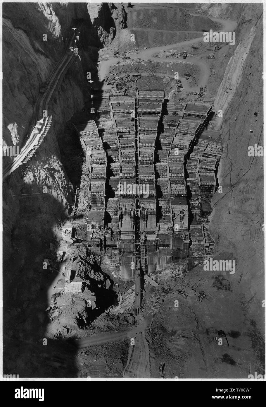Dam structure as seen from skip on 150-ton cableway. View is made on ...
